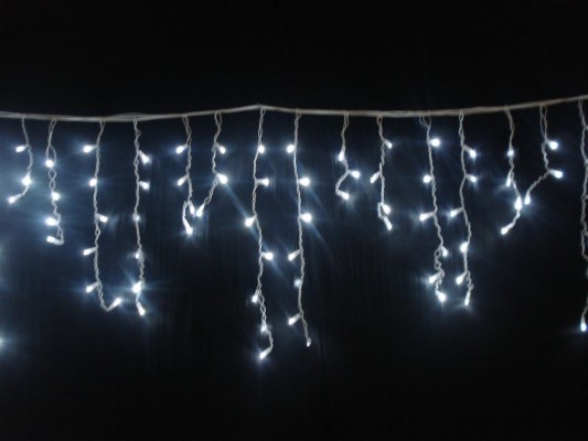 Cascading Icicle Christmas Lights - Hanging White Christmas Lights ...