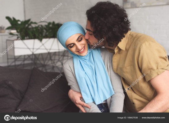 Hijab Kissing - 1600x1168 Wallpaper - teahub.io
