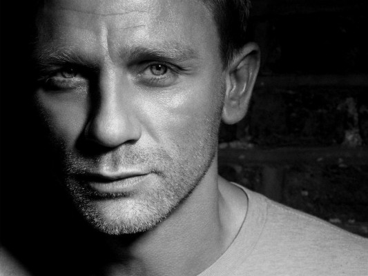 Daniel Craig - 2200x1651 Wallpaper - teahub.io