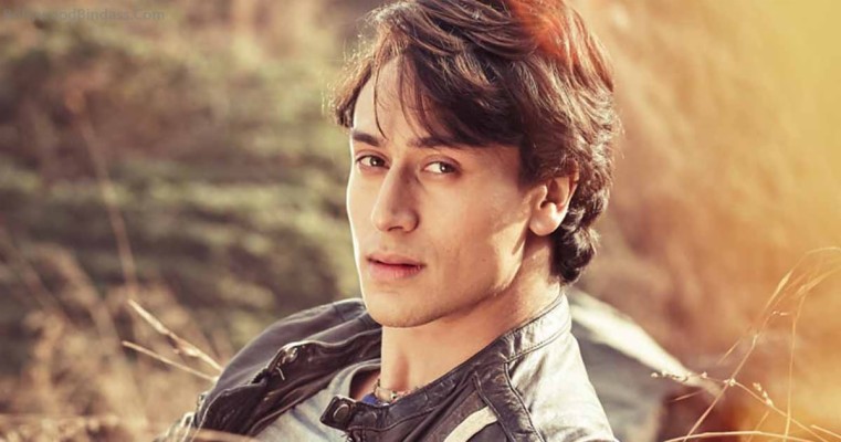 Tiger Shroff In A Flying Jatt - Flying Jatt Movie Download - 1600x900 ...