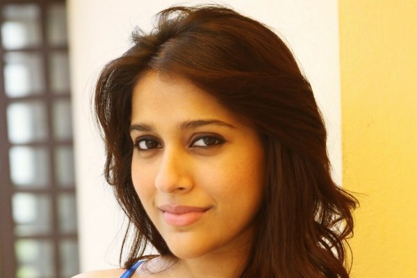 Rashmi Gautam Actress Wallpaper - 1650x1100 Wallpaper - teahub.io