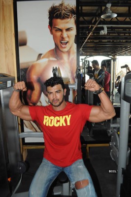 Sahil Khan S Gym Launch - Goa Beach Gym Sahil Khan - 600x900 Wallpaper - teahub.io