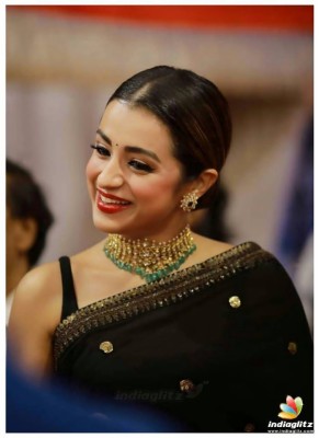 Trisha - Photo Shoot - 699x960 Wallpaper - teahub.io