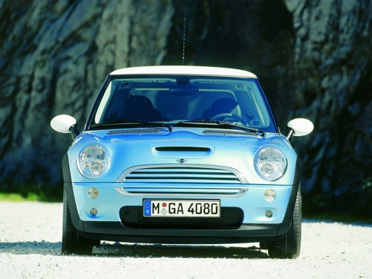 As The Background Focus On The Pretty Cool Sportts - Mini Cooper ...