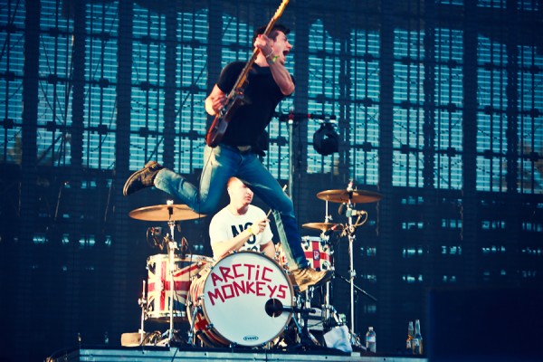 Arctic Monkeys Live Tour - Arctic Monkeys Live - 900x600 Wallpaper ...