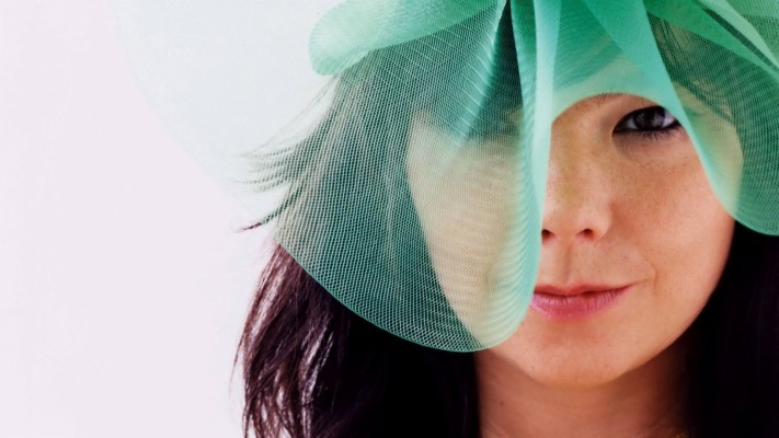 Bjork Hd Pics - Bjork Vulnicura Color - 2400x1350 Wallpaper - teahub.io
