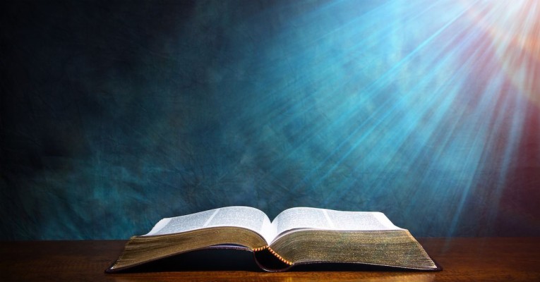 Light Shining On Bible - 1200x627 Wallpaper - teahub.io