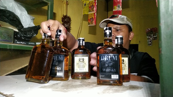 Botol Minuman Keras Mahal - 600x933 Wallpaper - teahub.io