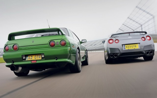 Nissan Skyline R32 Gt R R35 Rear View Background - R32 Skyline Gtr ...