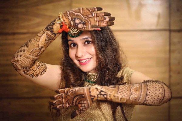 Mehndi Photo Shoot Poses - Mehndi Poses For Bride - 5760x3840 Wallpaper ...