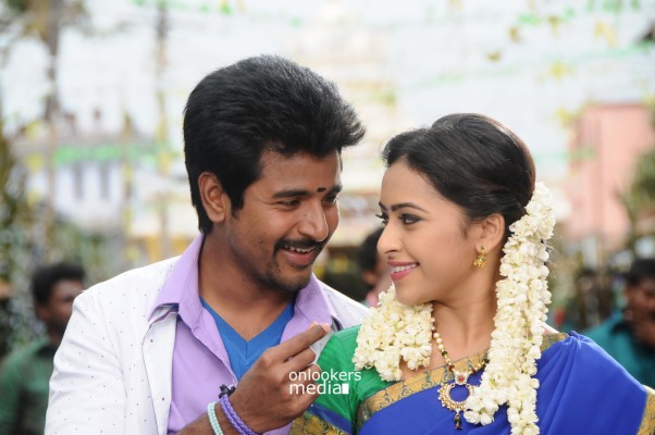 Kaaki Sattai Stills Images Photos Sivakarthikeyan Onlookers - Kakki ...