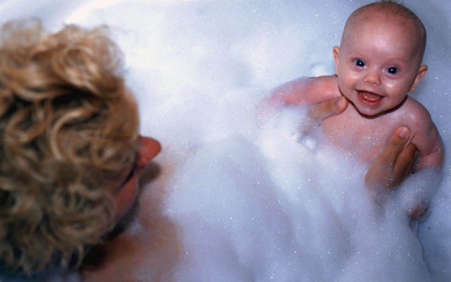 Cute Baby Bathing - Baby Hd Images India - 1920x1080 Wallpaper - teahub.io