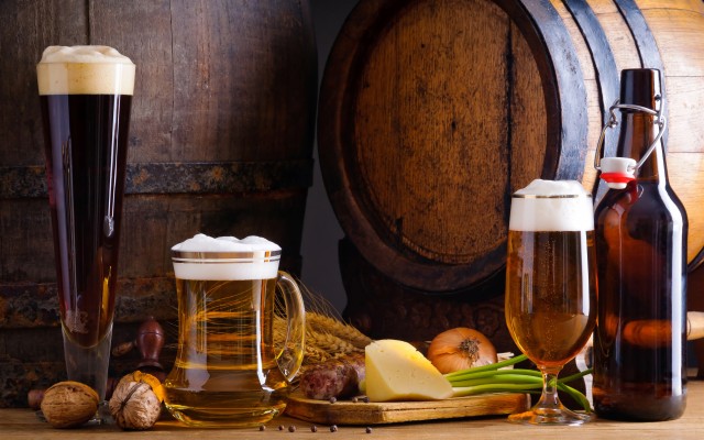 Brewery Tour - Beer Flowing From Tap - 1280x1024 Wallpaper - teahub.io