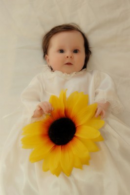 Small Beautiful Cute Baby - 750x741 Wallpaper - teahub.io