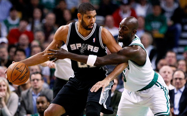 Tim Duncan Hugging Ball - 1200x600 Wallpaper - teahub.io