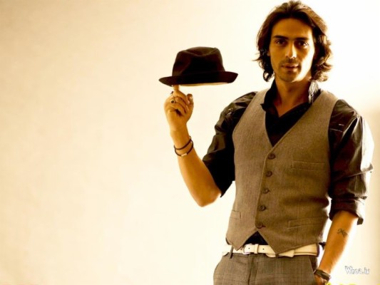 Hd Wallpaper Arjun Rampal Hd - 1024x768 Wallpaper - teahub.io