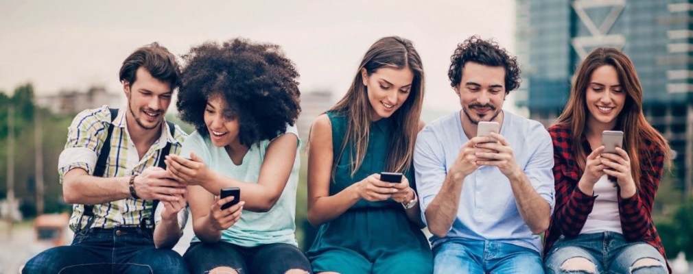 Gen Z - 1440x570 Wallpaper - teahub.io