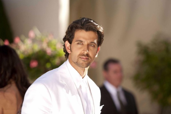 Hrithik Roshan With Suit High Resolution - 1280x960 Wallpaper - teahub.io