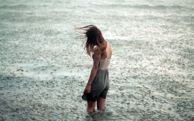 Girl Standing In Rain - 1920x1200 Wallpaper - teahub.io