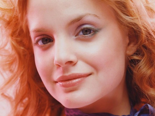 Mena Suvari Face American Beauty - 1600x1200 Wallpaper - teahub.io