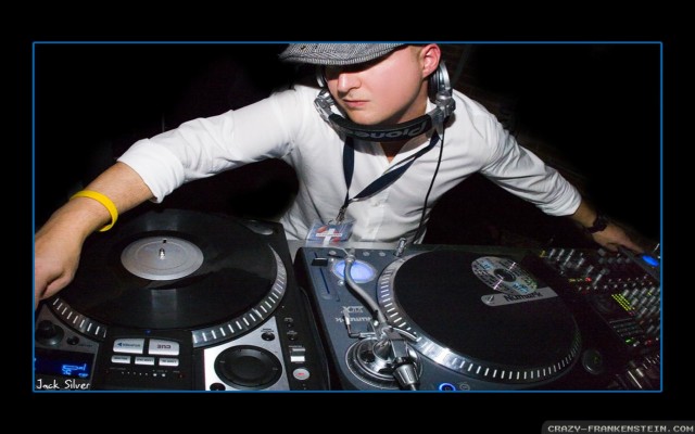 Dj Let The Music Play Wallpaper - Night Dj - 2880x1620 Wallpaper ...