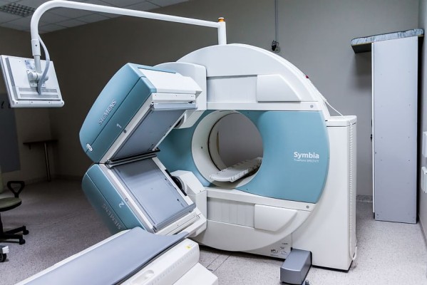 White And Blue Symbia Ct Scan Machine Inside Room, - 910x607 Wallpaper ...