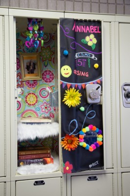 Locker Decorations Outside - 1365x2048 Wallpaper - teahub.io