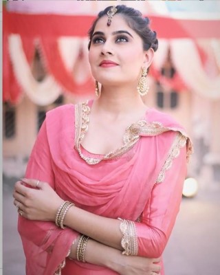Punjabi Female Models Wallpapers - 720x960 Wallpaper - teahub.io