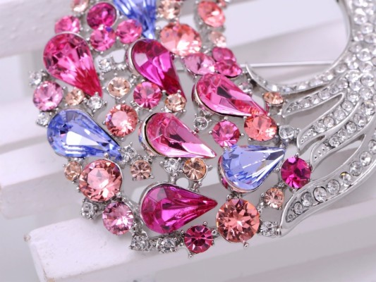 Austrian Swarovski Crystal - Macro Photography - 1024x765 Wallpaper ...