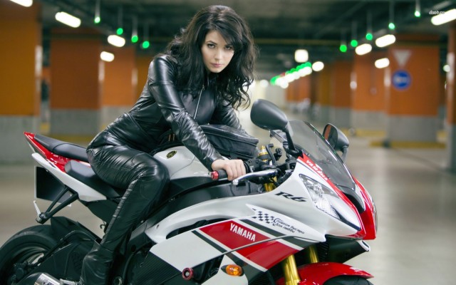 Yamaha R6 Girl - 2880x1800 Wallpaper - teahub.io