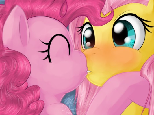 Fs X Pp Mlp Pinkie Pie X Fluttershy Kiss 800x600 Wallpaper