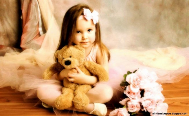 Cute Pink Baby Girl Hd Wallpaper - Teddy Bear With Baby - 2880x1800 ...