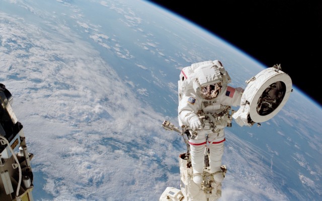 Astronaut, Earth, Space, Planet, Space Walk, Wallpaper - Astronaut 4k ...