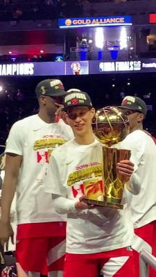 Jeremy Lin Championship Ring - 675x1200 Wallpaper - teahub.io