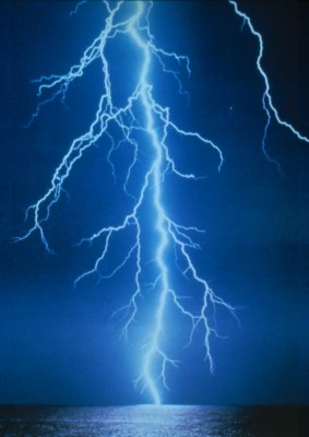Lightning Image - Blue Lightning Bolt Real - 709x1001 Wallpaper - teahub.io