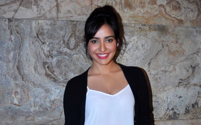 Neha Sharma Gorgeous Look With Cute Smile Wallpaper - Hot And Beautiful ...