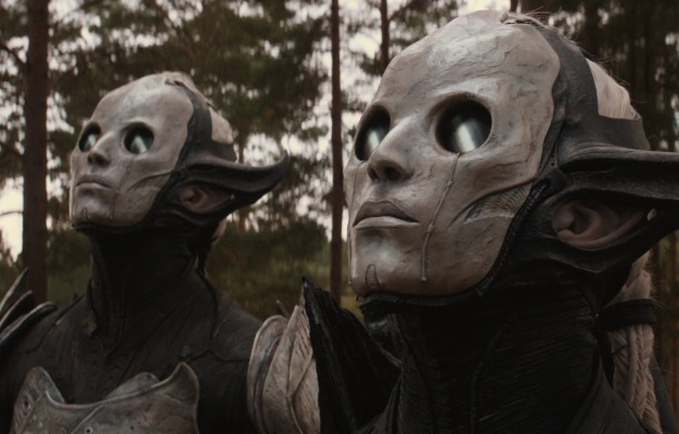 Photo Wallpaper Mask, Aliens, Thor - Elves Wear Masks - 1332x850 ...
