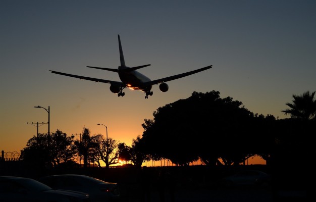 Photo Wallpaper City, Sunset, The Sun, The Sky, The - Boeing 777 Sunset ...