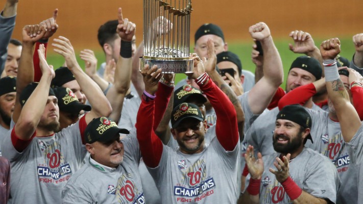 2004 World Series Trophy - 640x1136 Wallpaper - teahub.io