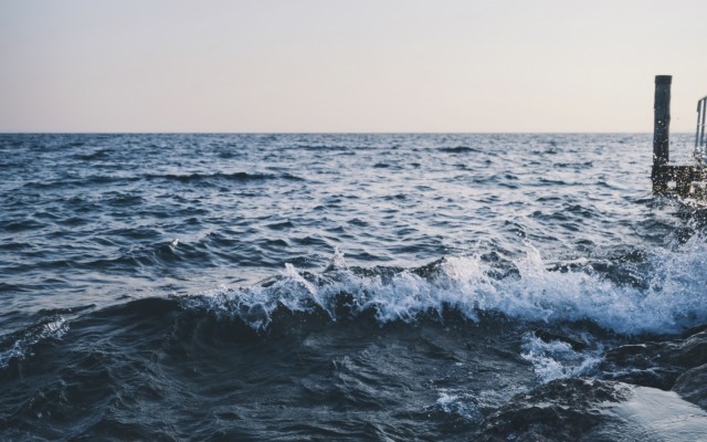 Ocean, Waves, Horizon, Clean Sky, Dock - 1440x900 Wallpaper - teahub.io