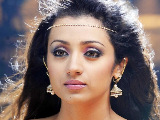 Trisha Krishnan Close Up Face High Definition Wallpaper - Actor Trisha ...