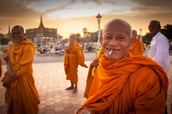 Strong Monk - 1000x667 Wallpaper - teahub.io