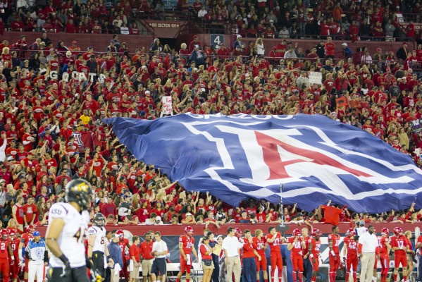 University Of Arizona Crowd - 2008x1339 Wallpaper - teahub.io