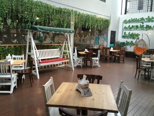Babeh Street Cafe Surabaya - 1600x1200 Wallpaper - teahub.io