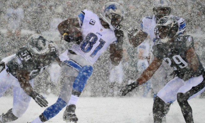 Image - Calvin Johnson In Snow - 2675x1606 Wallpaper - teahub.io
