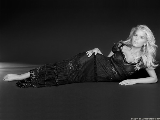 Jessica Simpson Hot 750x1334 Wallpaper