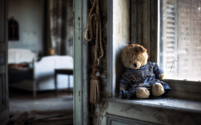 Sad Alone Teddy Bear - Love Sad Teddy Bear - 640x1136 Wallpaper - teahub.io