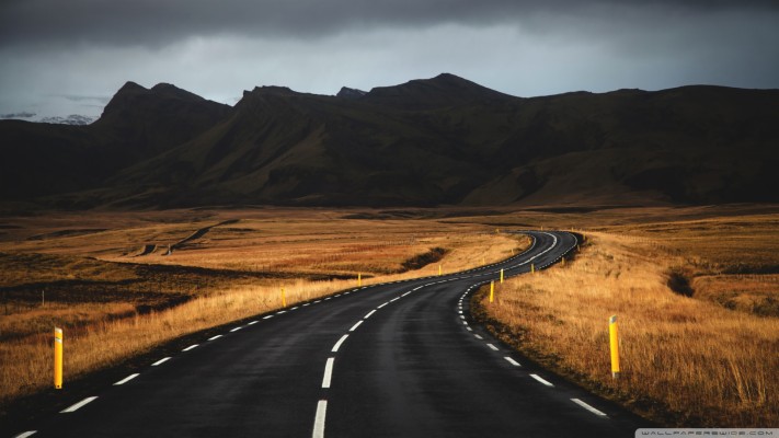 Close Up View Of Highway Road Hd Wallpaper - Road With Yellow Lines ...