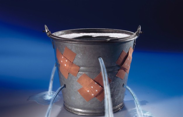 Photo Wallpaper Bucket, Patches, Holes - Bucket With A Hole - 1332x850 ...