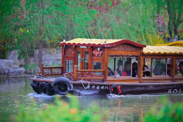 Hatfield Forest Rowing Boat - Hatfield Water Park Lake - 1000x669 ...